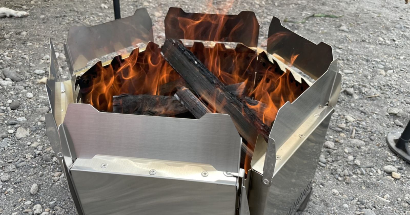 【Wood and Burn】TLUD_LandMark 6pac｜ギミック感満載の焚き火台！2次燃焼で迫力の炎を楽しもう | キャンプ ...