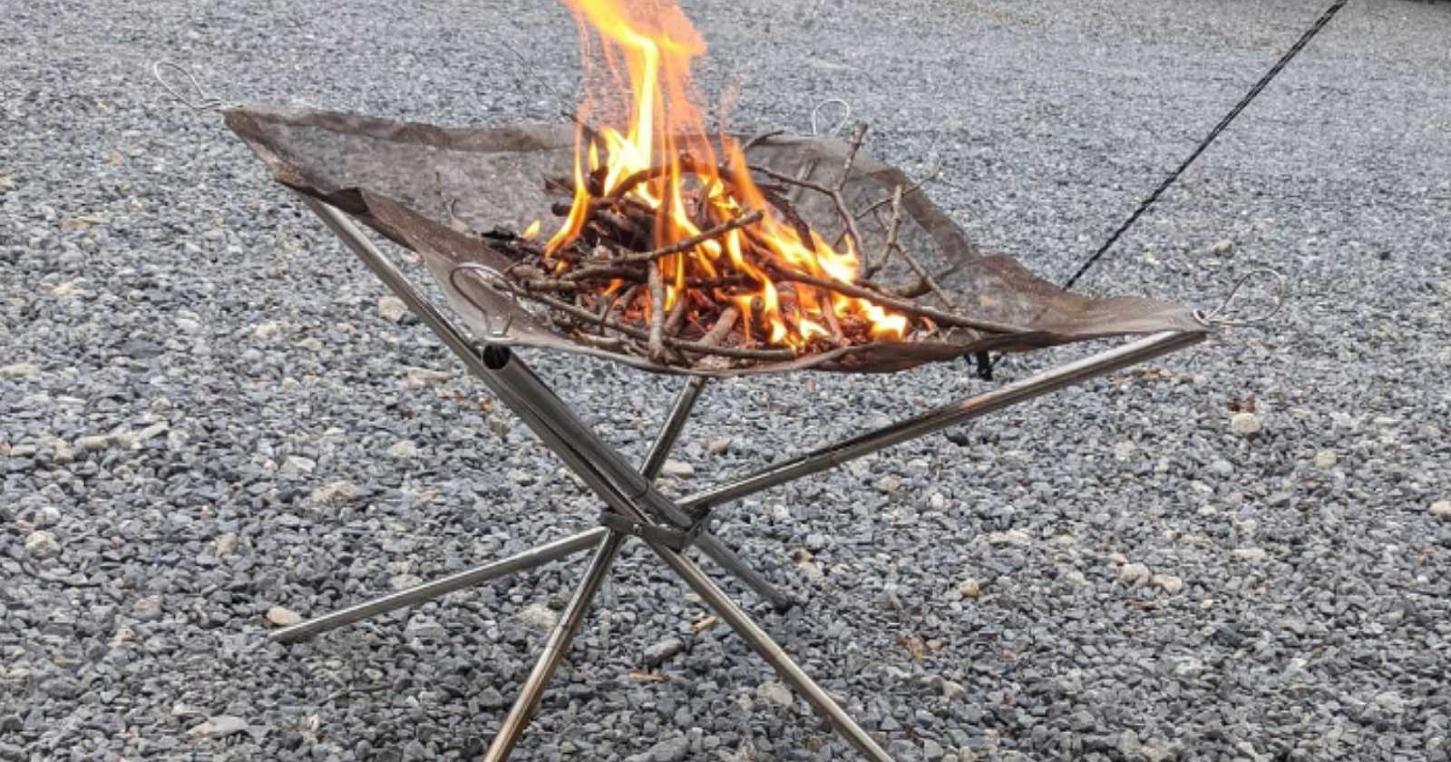 【YOLER】メッシュ焚き火台はコンパクトで扱い簡単| TAKIBI（タキビ） | キャンプ・グランピングなどアウトドアの総合情報サイト