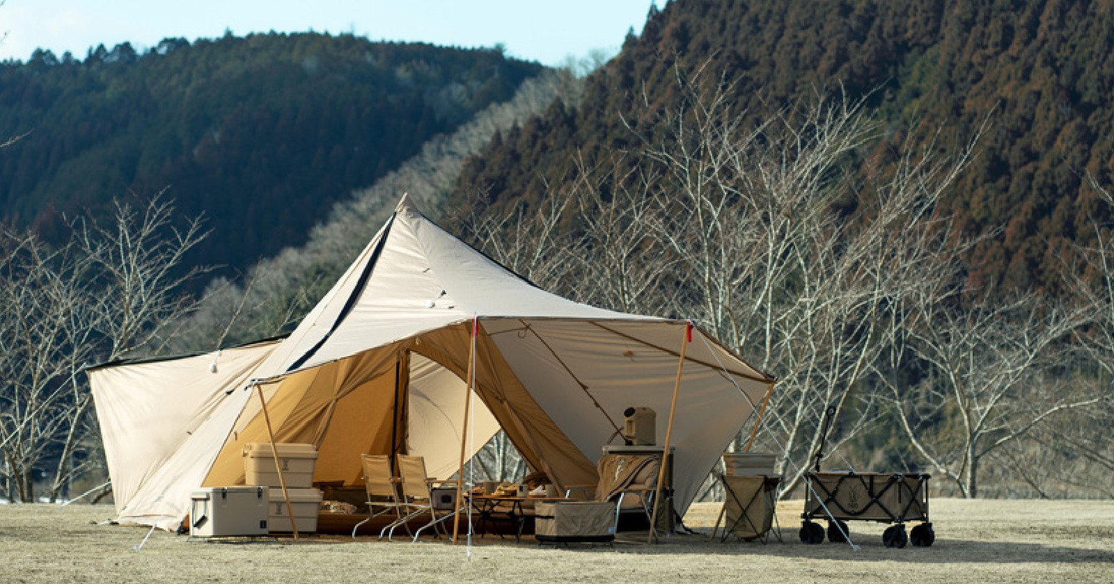 DODのワンポールテントの人数別おすすめ5選！魅力や設営のコツもご紹介 | TAKIBI | アウトドアの総合情報サイト